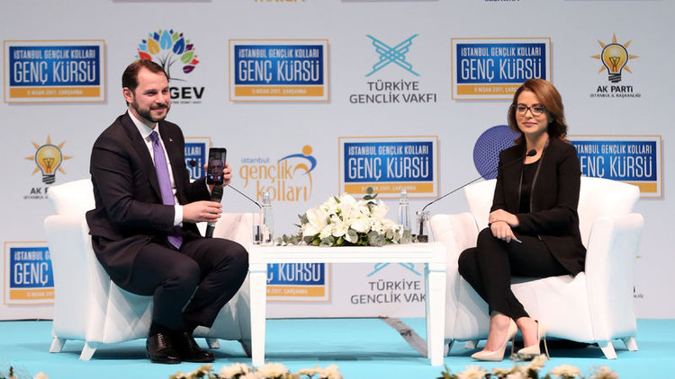 Cumhurbaşkanı Erdoğan, "facetime" üzerinden gençlere seslendi | Video