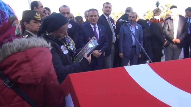 Şehit piyade er Erhan Karaca, son yolculuğuna uğurlandı | Video