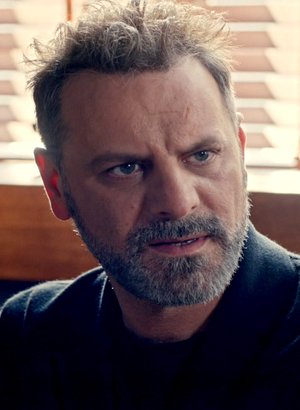 Fİ | Tüm Bölümler Showtv.com.tr'de!