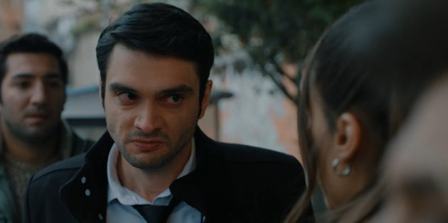 Alev Alev 7. Bölüm : Ali İskender'in Çiçek'i ittiğini öğreniyor!