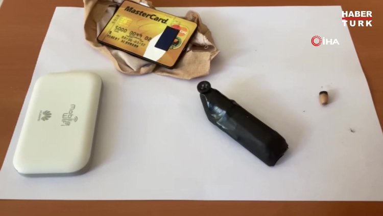 Sınavda kopya çekmek için kurduğu düzenek şaşırttı | Video