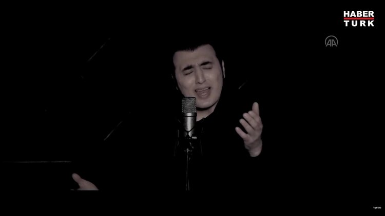 Özbek şarkıcı Shohjahon Jorayev, Türkiye'nin acısına ortak oldu | Video