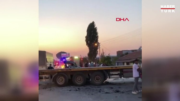 TIR'ın dorsesine arkadan çarpan otomobil sürücüsü öldü | Video