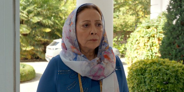 Aile 18. Bölüm : Nedret İstanbul'a yerleşiyor!