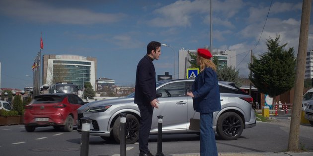 Bahar 3. Bölüm : Timur, Bahar'ın yolunu kesiyor!