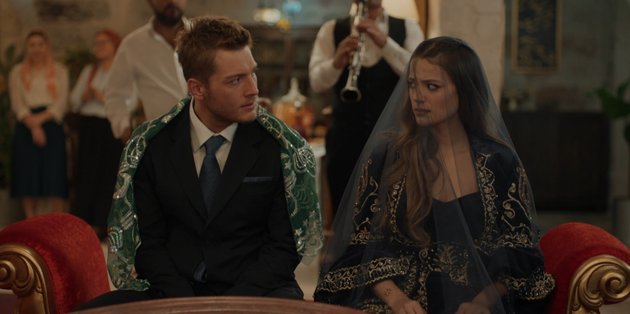 Siyah Kalp 3. Bölüm : Acıyı Sevmek Olur Mu / Mehmet Erdem