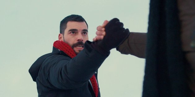 Veliaht 21. Bölüm : Timur, Selim'in hayatını kurtarıyor!