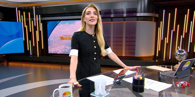 Cansu Canan ile Yeni Sayfa hafta içi her gün canlı yayınla 08.15'de ...